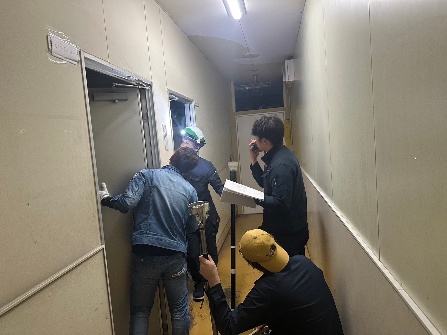 🔼発信機の機能の一つである電話通話機能が